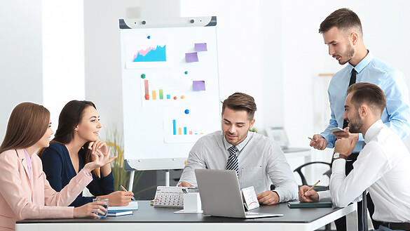 Soft vs. Full Launch: Key Strategies in Software Rollout